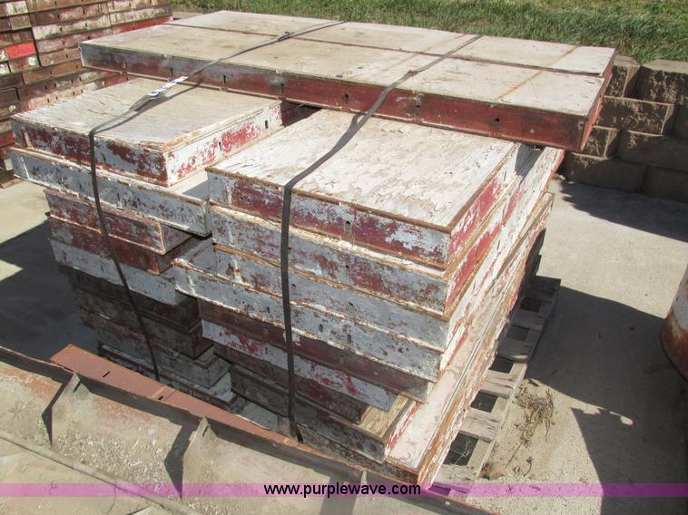 (54) Symons concrete wall fillers and forms in Falls City, NE | Item ...