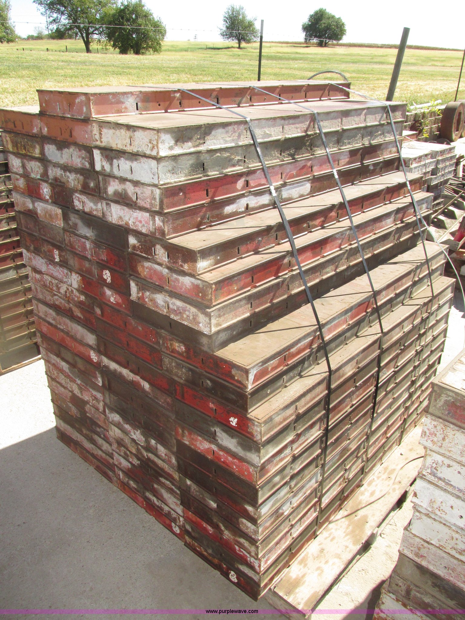 (61) Symons concrete wall form fillers in Falls City, NE | Item H1126 ...