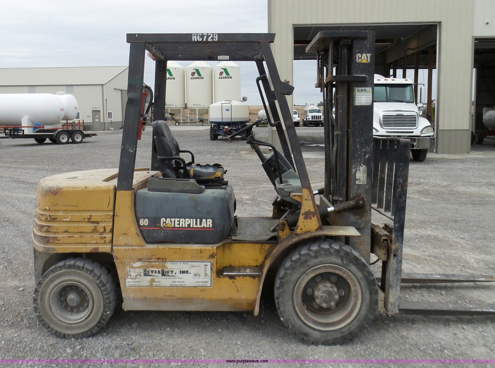 Caterpillar GP30 forklift in Clay, KY | Item L5079 sold | Purple Wave