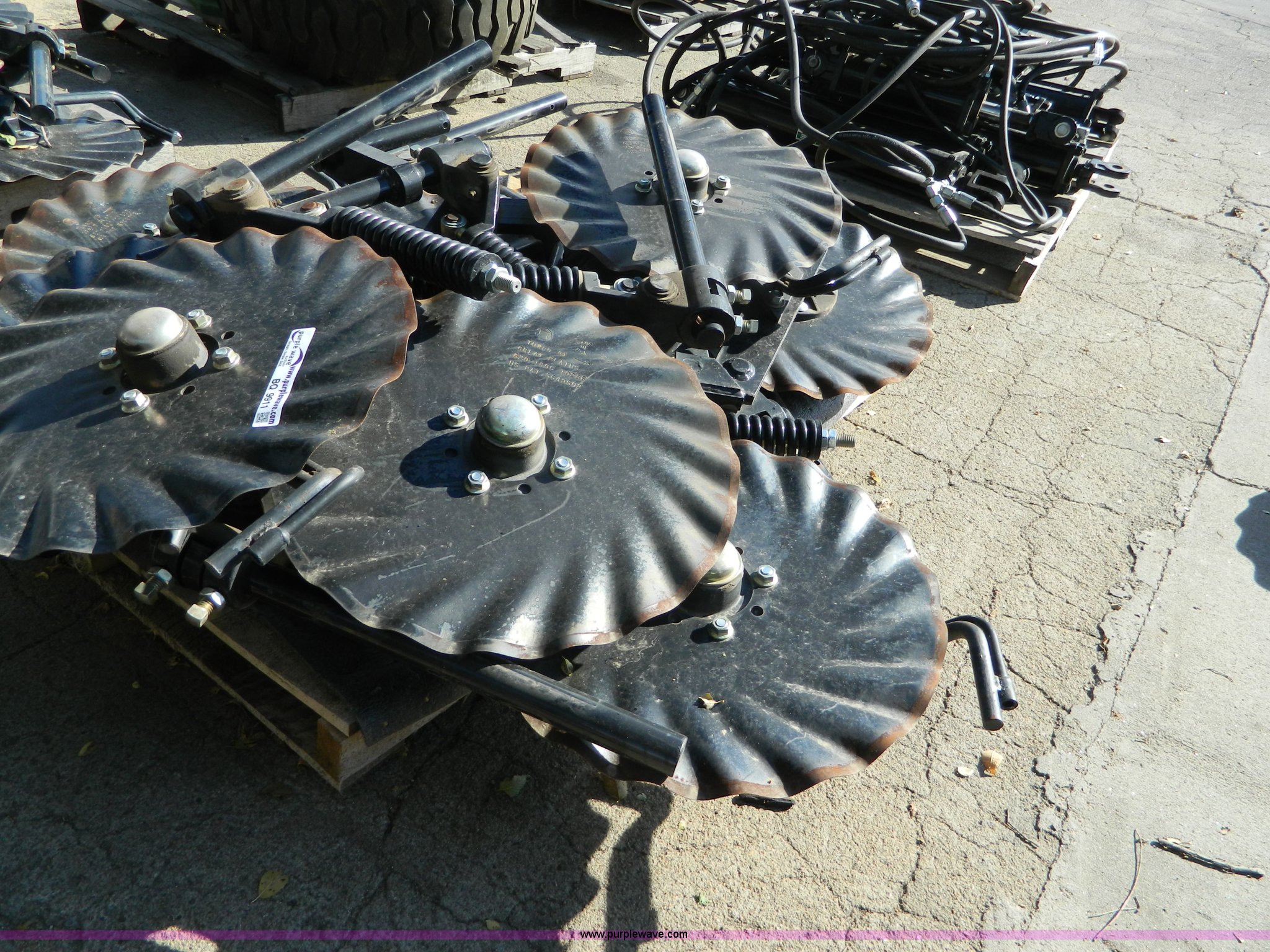 (9) fluted disk assemblies in Assaria, KS | Item BQ9911 sold | Purple Wave