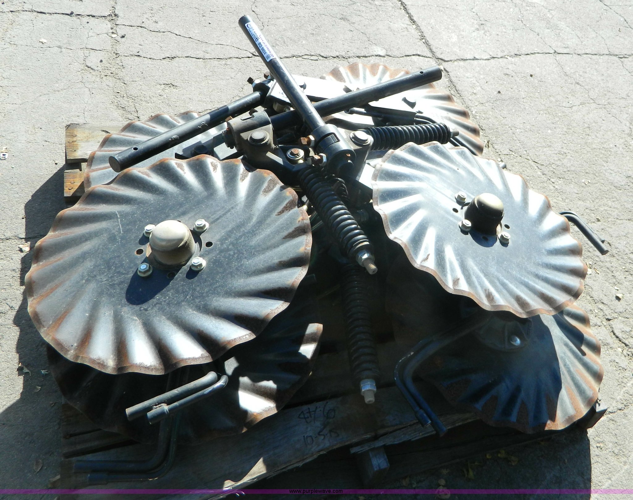 (6) fluted disk assemblies in Assaria, KS | Item BQ9924 sold | Purple Wave