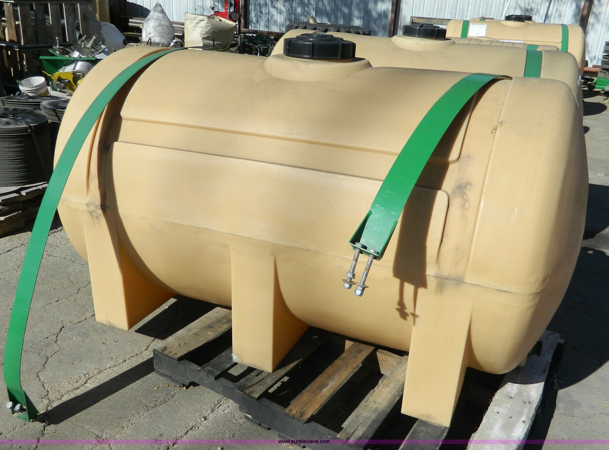 300 gallon poly saddle tank in Assaria, KS | Item BQ9963 sold | Purple Wave