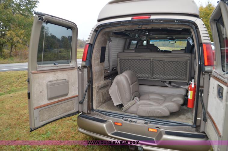 1999 Chevrolet Express 1500 Cargo van in Harrisonville, MO | Item I6362 ...