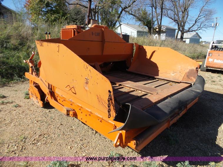Gilcrest 8-13RT Pro paver in Slayton, MN | Item L5120 sold | Purple Wave