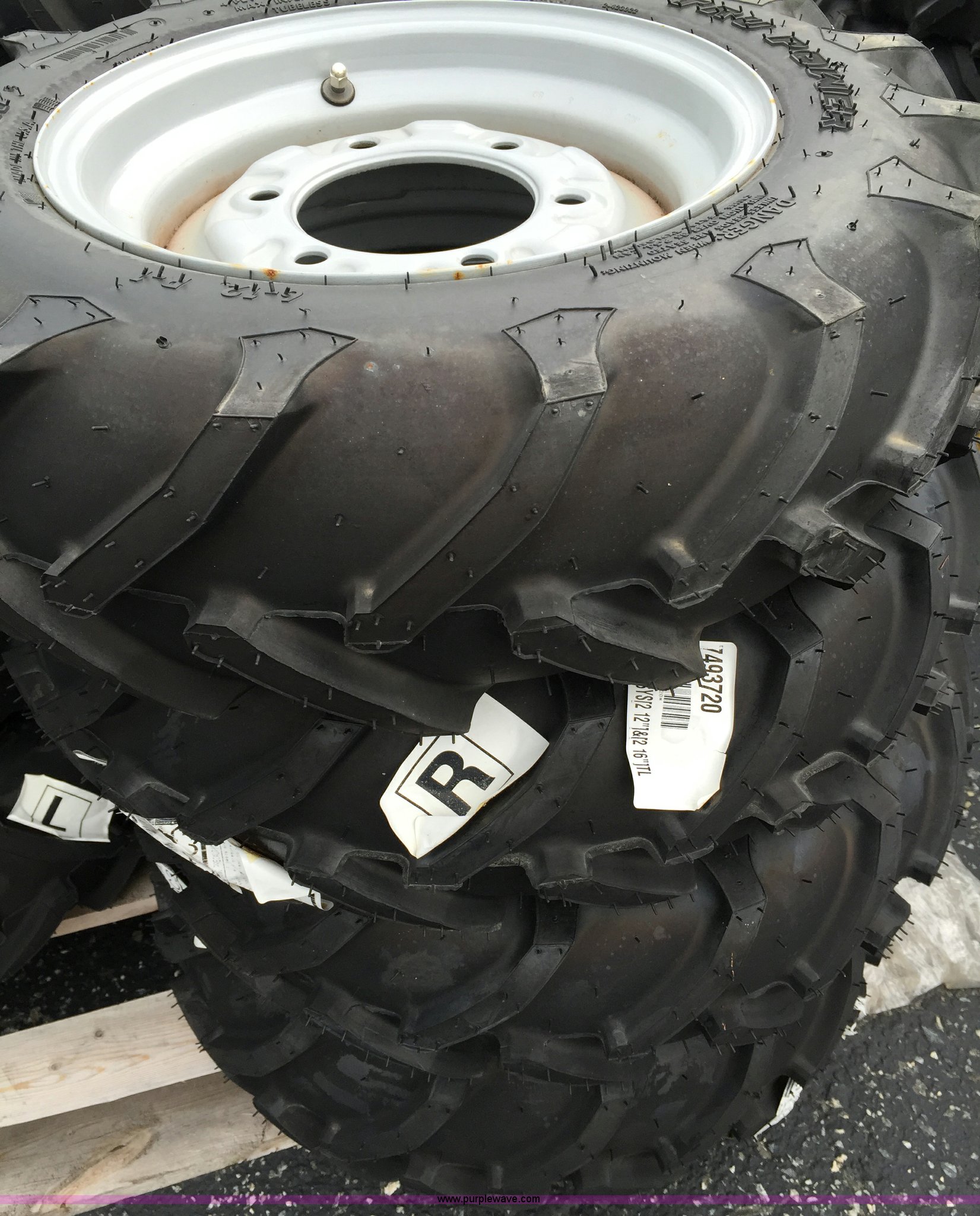 (8) Titan Tru-Power R1 front and rear compact tire assemblies in ...