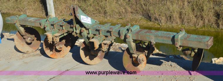 John Deere hipper in Essex, MO | Item K7564 sold | Purple Wave