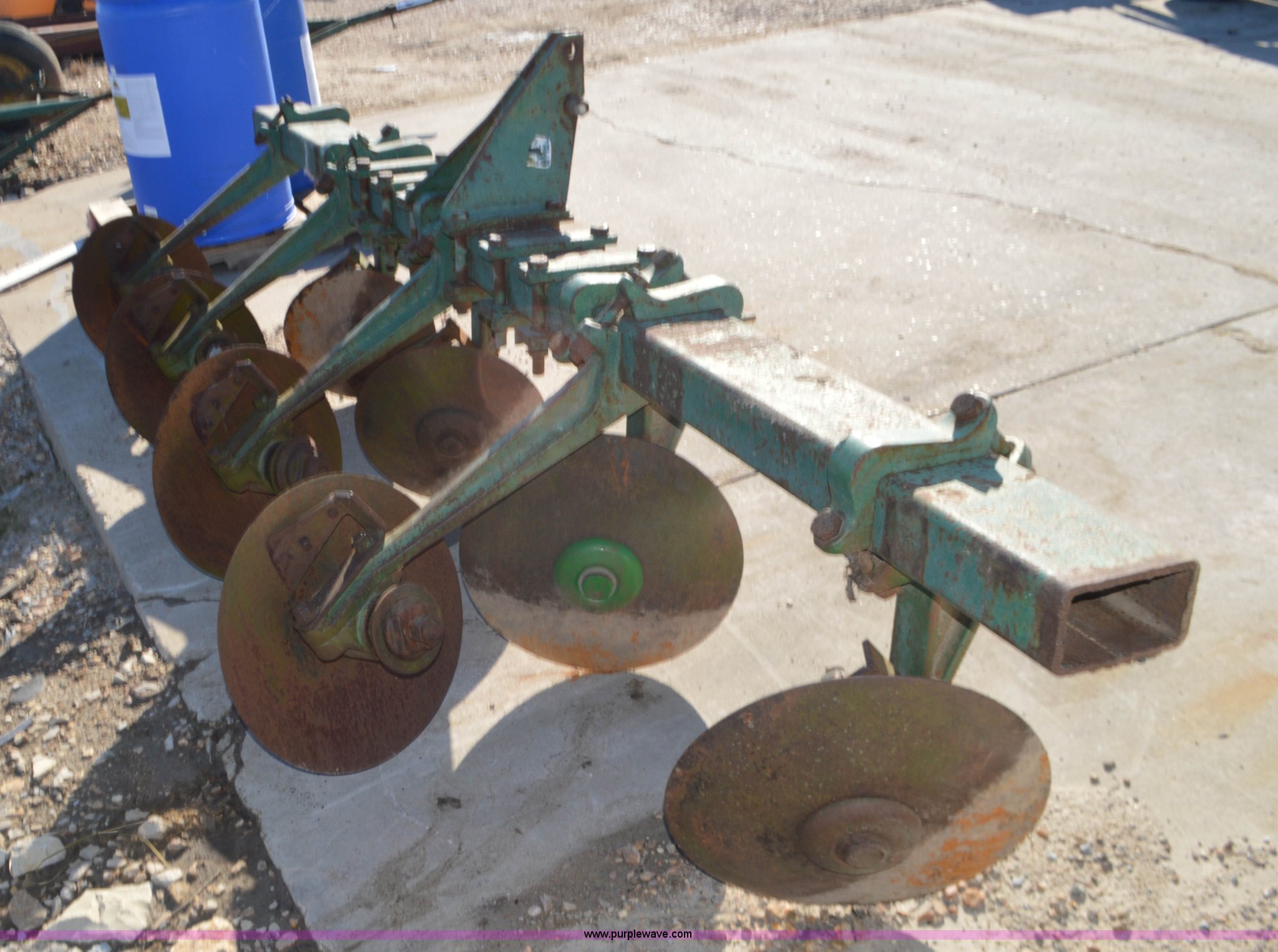 John Deere hipper in Essex, MO | Item K7564 sold | Purple Wave