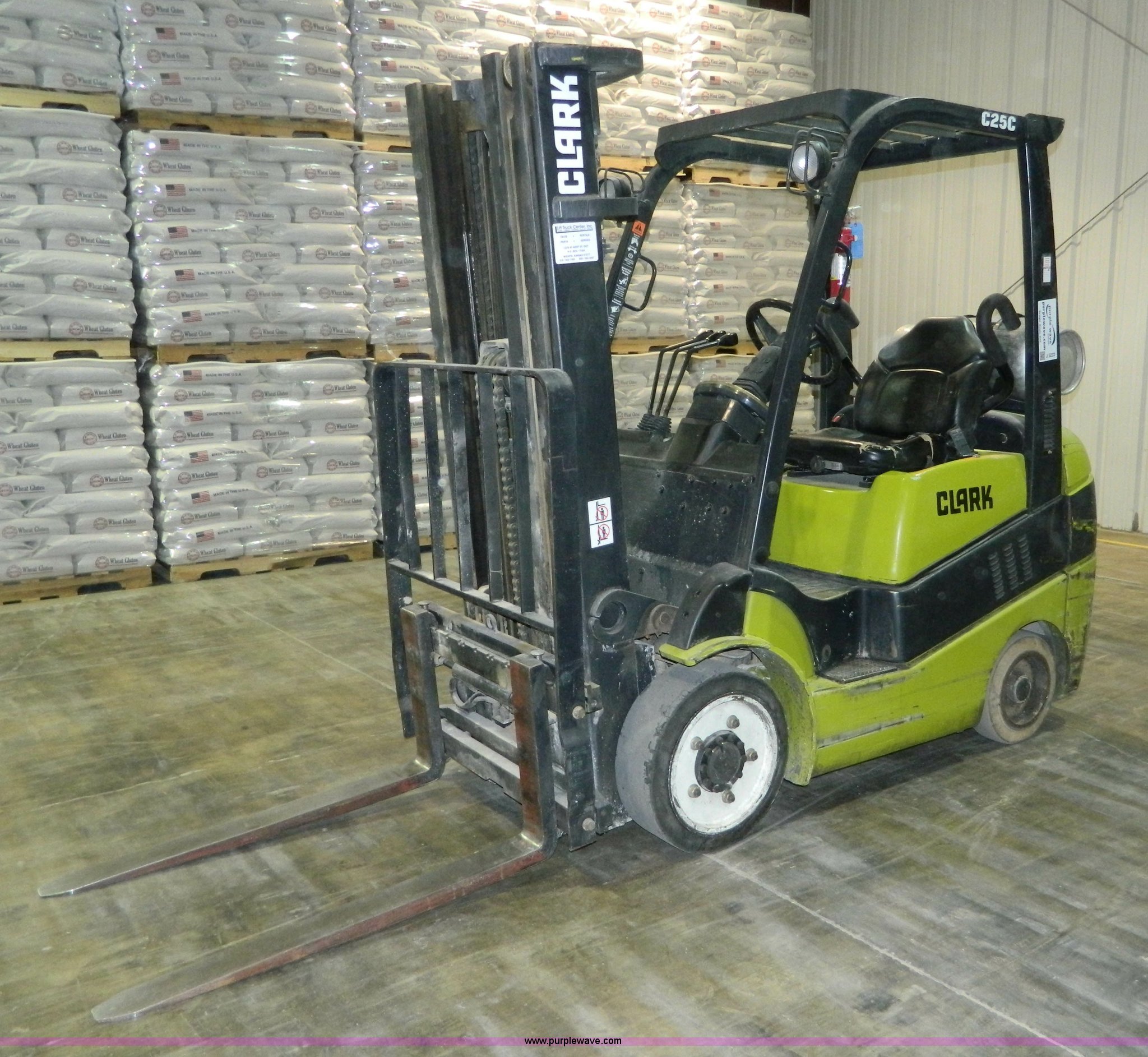 Clark C25CL forklift in Russell, KS | Item J5232 sold | Purple Wave