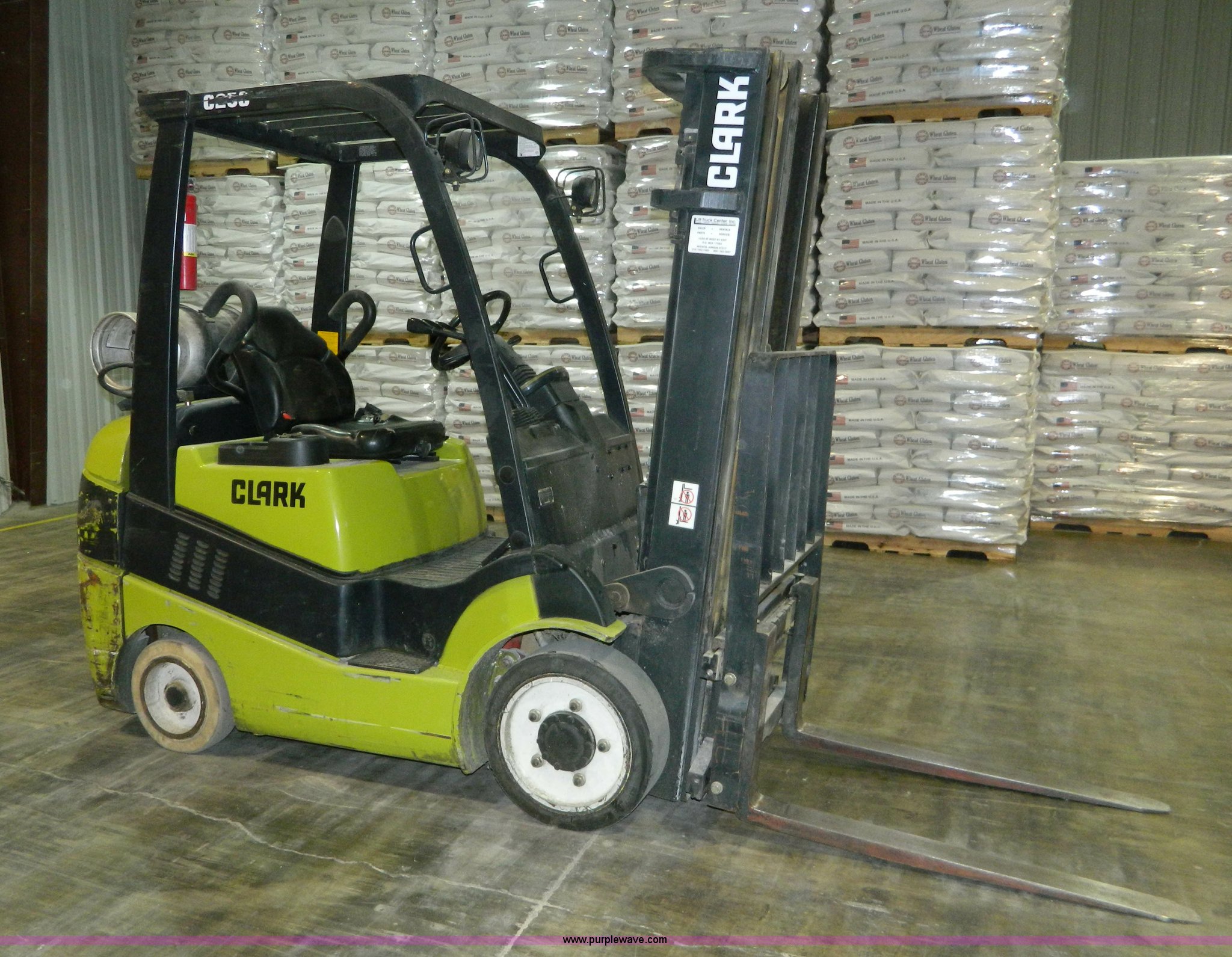 Clark C25CL forklift in Russell, KS | Item J5232 sold | Purple Wave