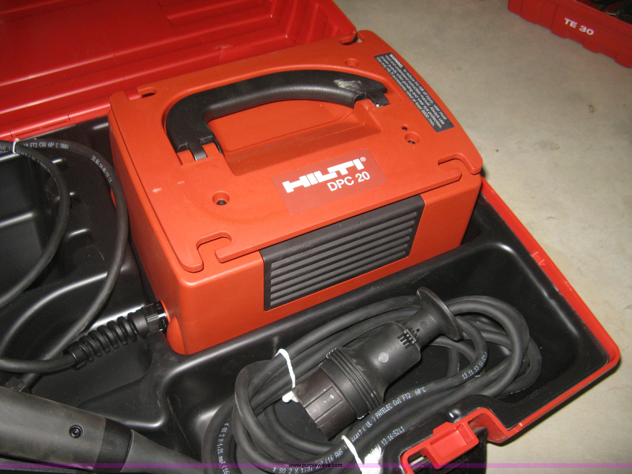 Hilti DG150 diamond grinder in Wichita, KS | Item BF9250 sold | Purple Wave