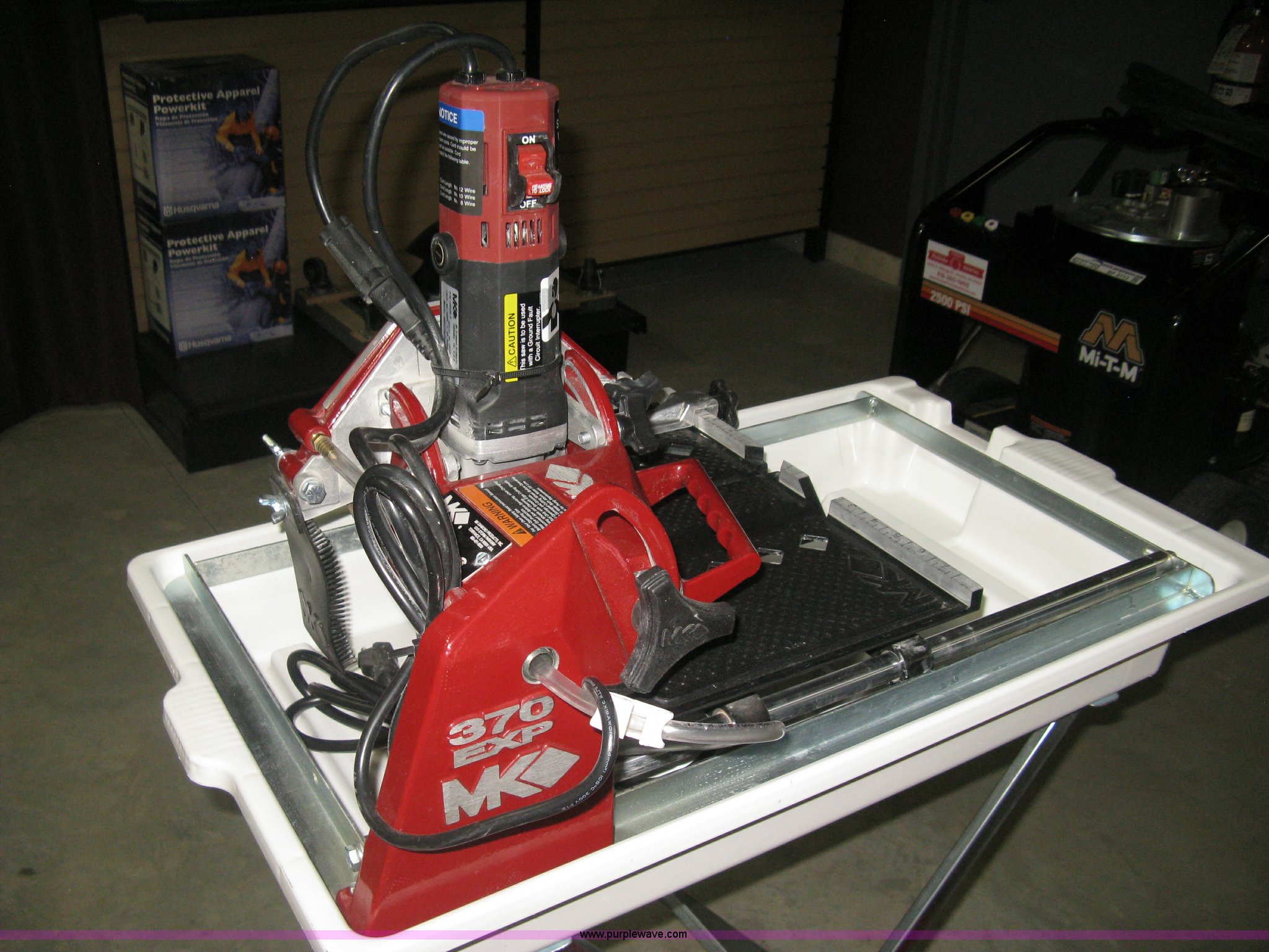 MK Diamond 370EXP tile saw in Wichita, KS | Item BP9715 sold | Purple Wave