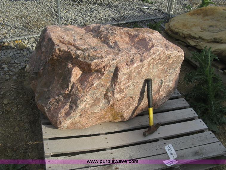 Colorado granite boulder in Wichita, KS | Item AL9430 sold | Purple Wave