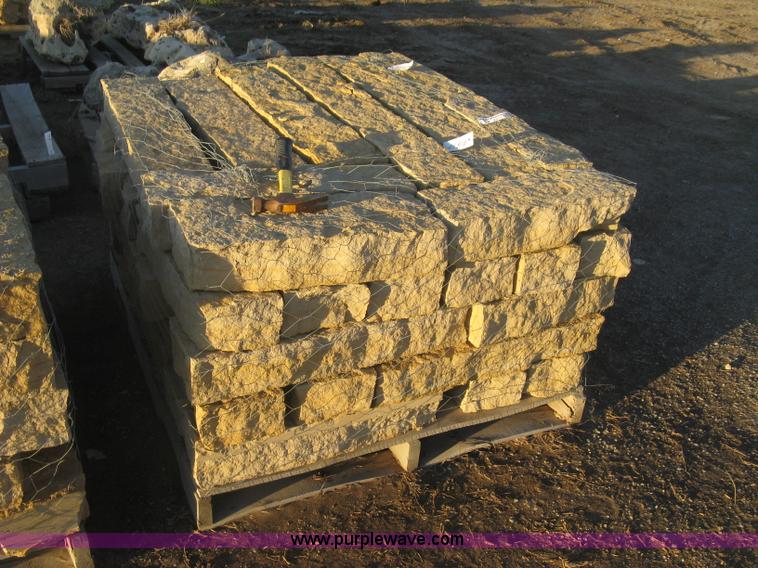 Colorado Buff edging/retaining wall in Wichita, KS | Item BF9311 sold ...