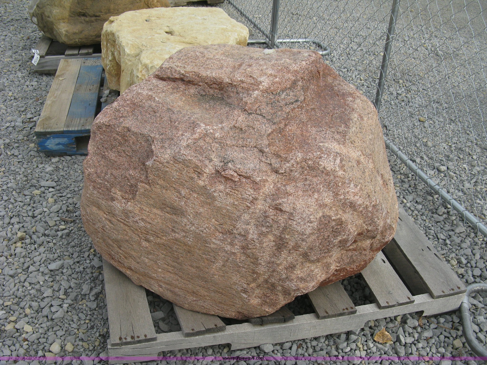 Colorado granite boulder in Wichita, KS | Item AL9458 sold | Purple Wave