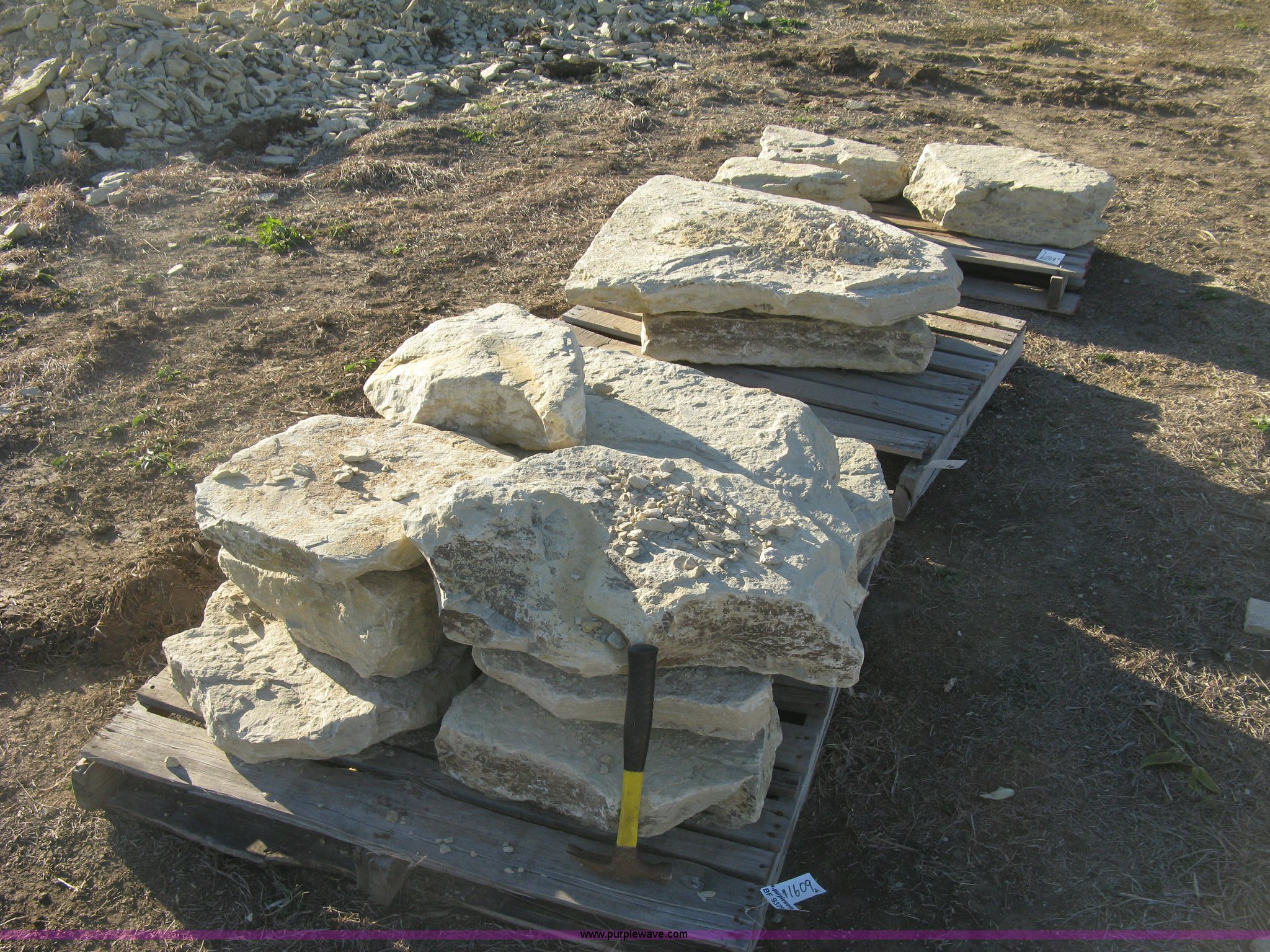 Native Kansas limestone retaining wall builders in Wichita, KS | Item ...