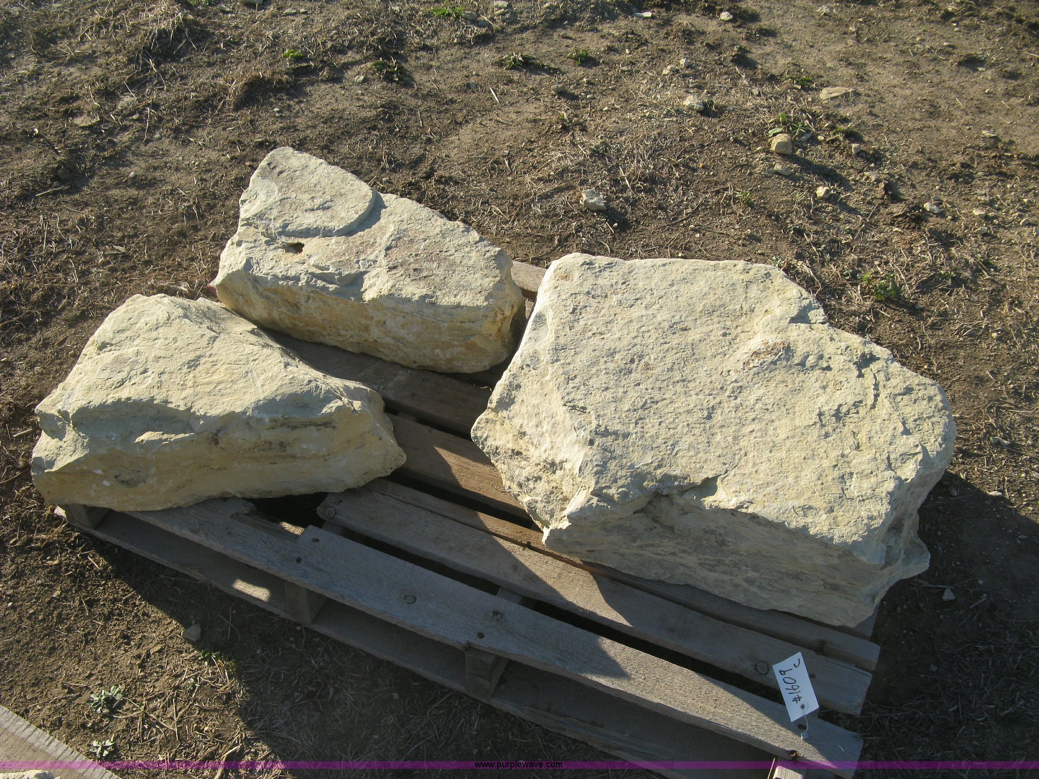 Native Kansas limestone retaining wall builders in Wichita, KS | Item ...