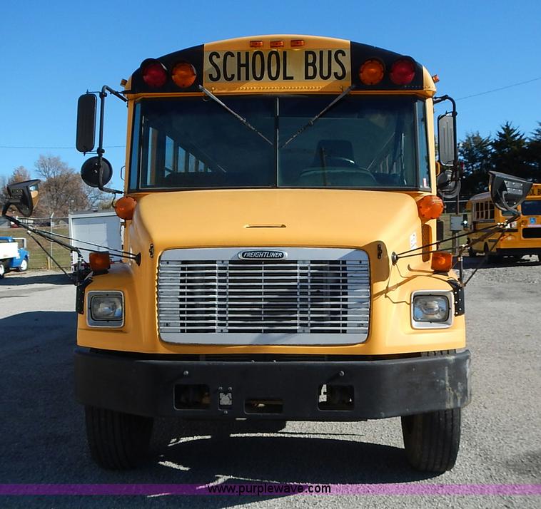 2000 Freightliner FS65 Thomas school bus in Hiawatha, KS | Item J6314 ...