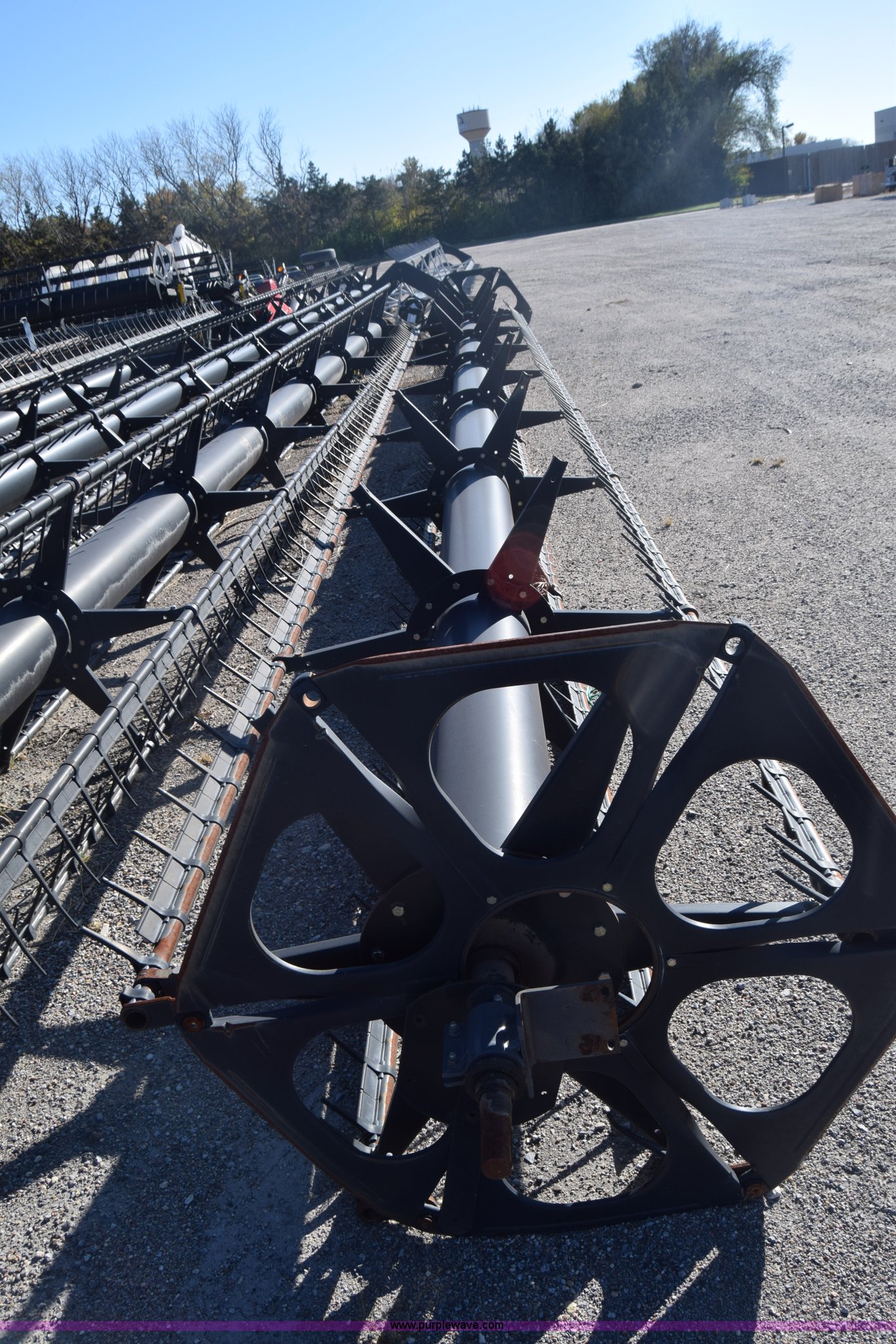 35' combine reel in Hesston, KS | Item BK9043 sold | Purple Wave