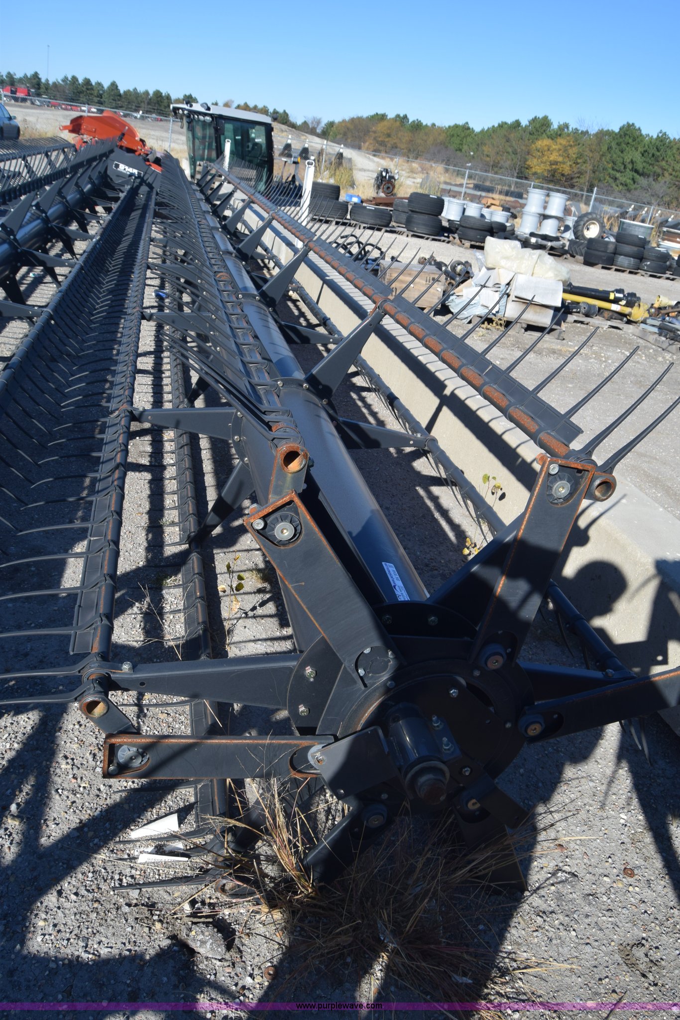 40' combine reel in Hesston, KS | Item BK9046 sold | Purple Wave