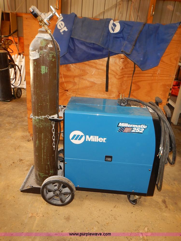 Miller Millermatic 252 wire welder in Topeka, KS | Item BL9344 sold ...