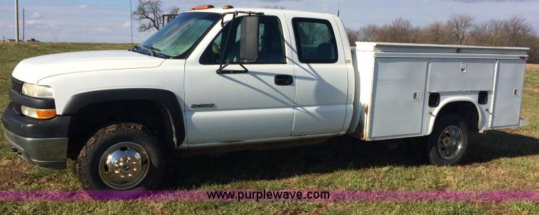 2002 Chevrolet Silverado 3500 Ext. Cab utility truck in Baldwin City ...
