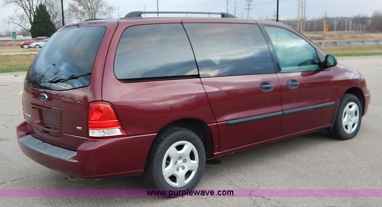 2007 Ford Freestar SE van in Manhattan, KS | Item J6305 sold | Purple Wave
