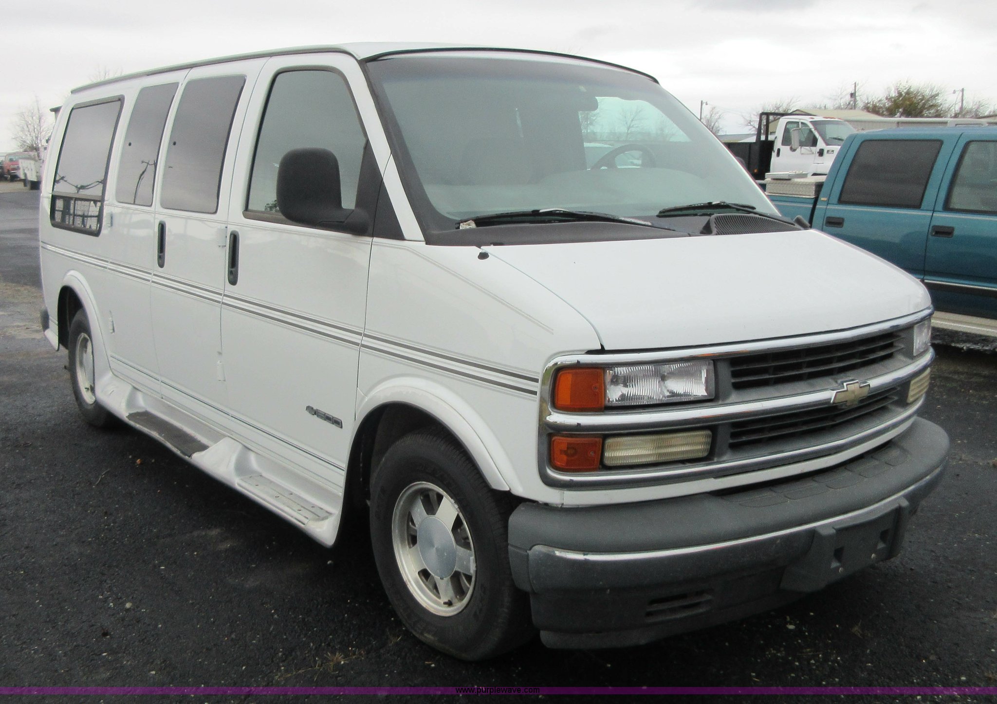 2000 Chevrolet Express 1500 Cargo van in Grove, OK | Item BB9052 sold ...