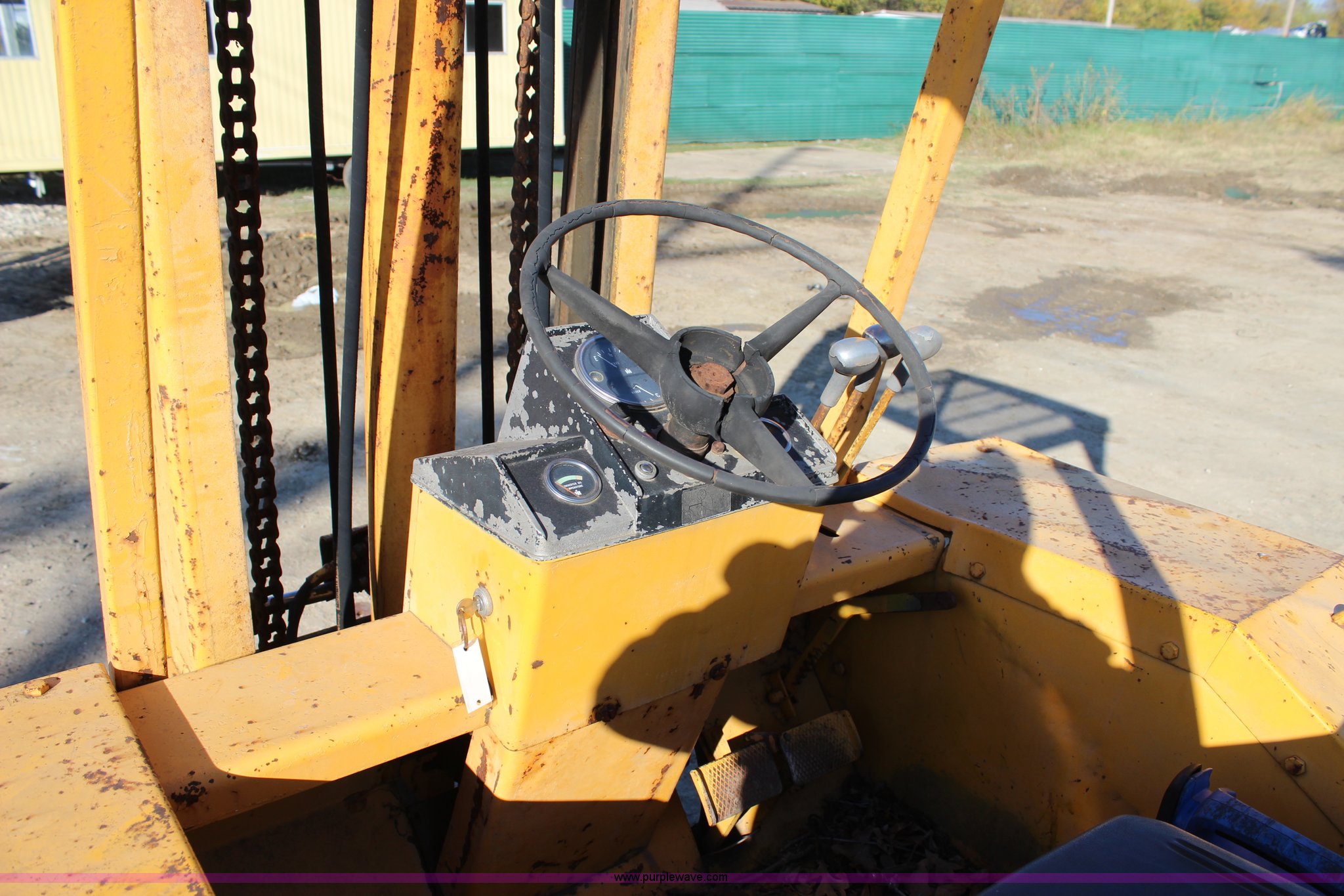 International 7000 forklift in Tulsa, OK | Item J4276 sold | Purple Wave