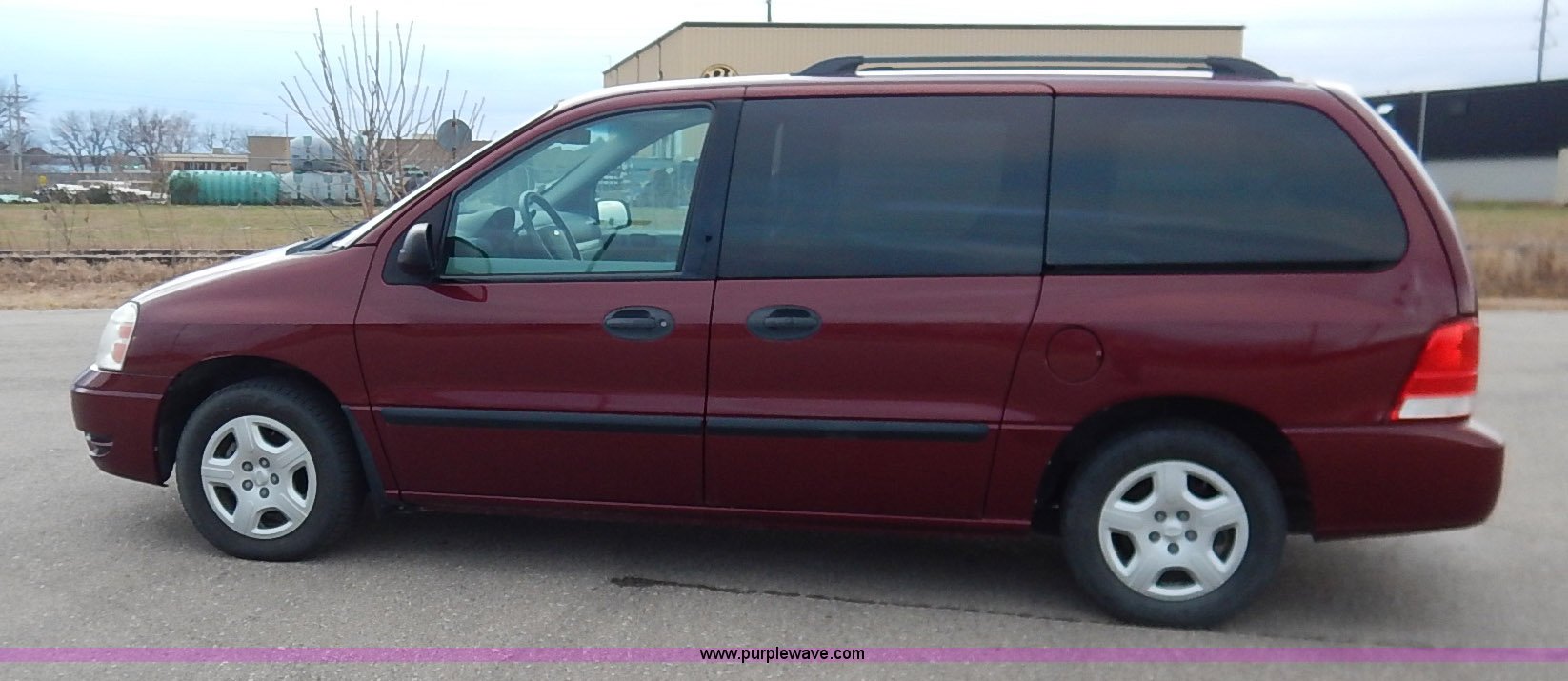 2007 Ford Freestar SE van in Manhattan, KS | Item J6305 sold | Purple Wave