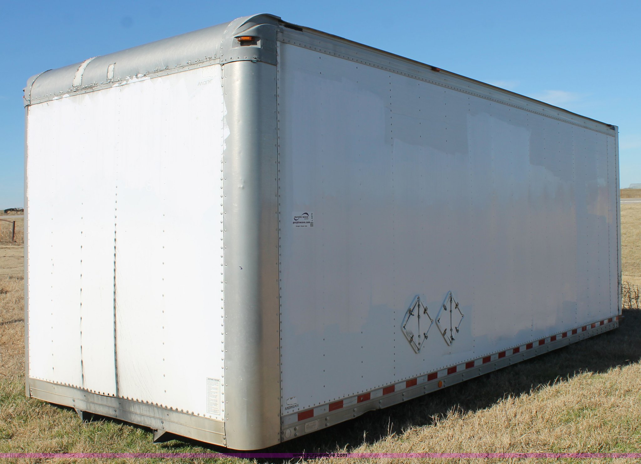 Dry van truck box in Lawton, OK | Item L4470 sold | Purple Wave