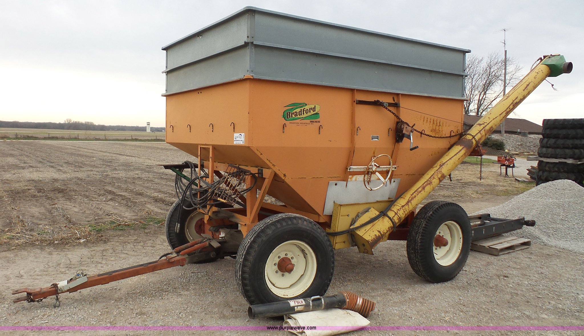 Bradford gravity wagon/seed tender in Topeka, KS | Item J4552 sold ...