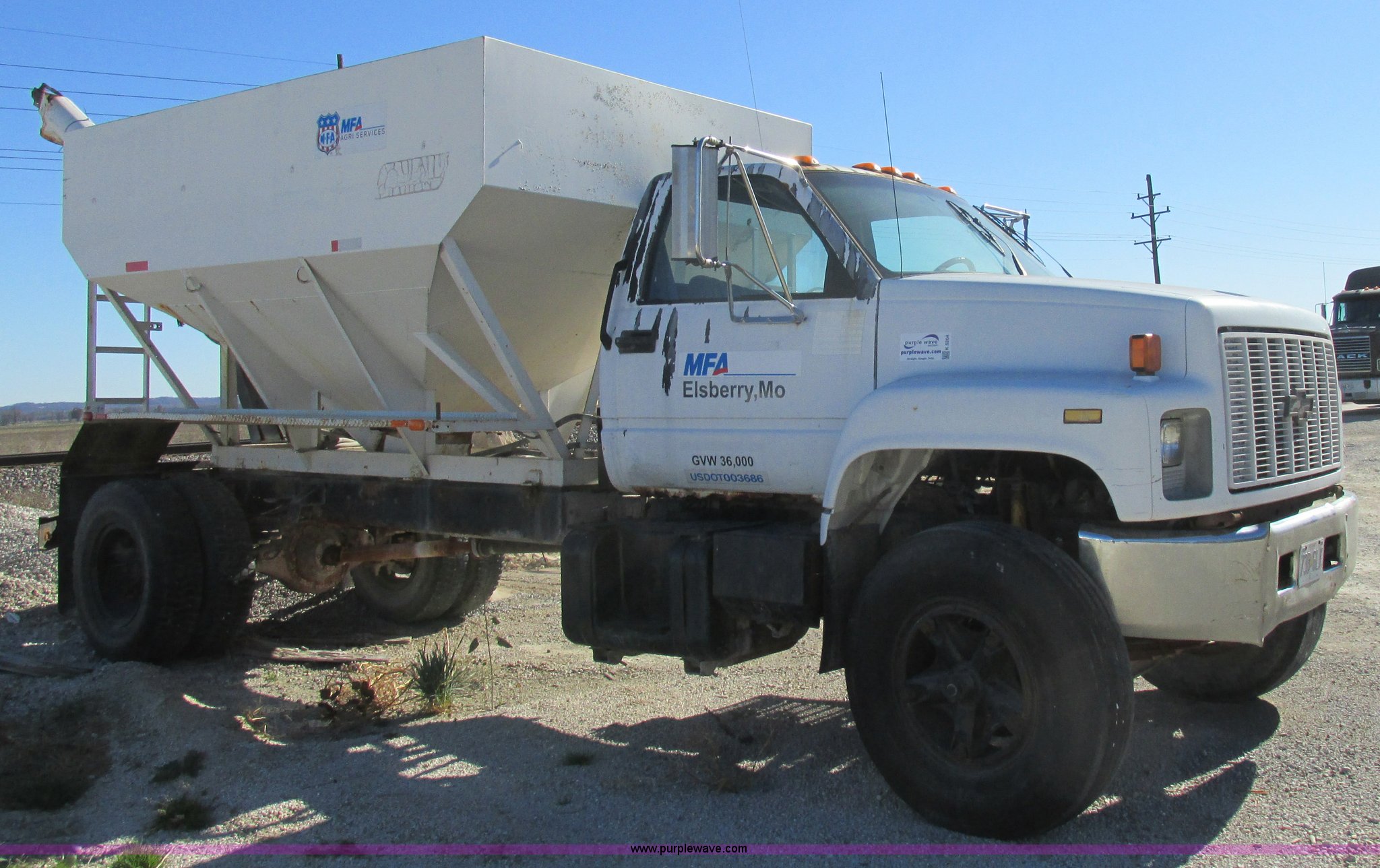 1991 Chevrolet Kodiak seed tender truck in Elsberry, MO | Item K5204 ...