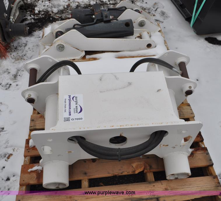 Bobcat V638 stabilizer kit in Commerce City, CO | Item G7050 sold ...