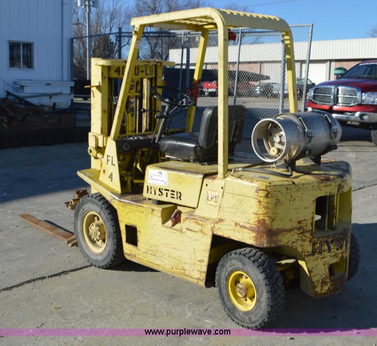 Hyster H40XL forklift in Grain Valley, MO | Item I2754 sold | Purple Wave