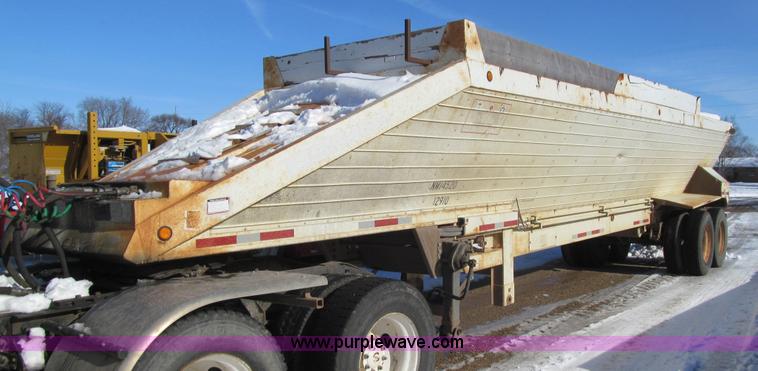 1991 Flowboy CB4000 live bottom trailer in Hampton, IA | Item L1837 ...