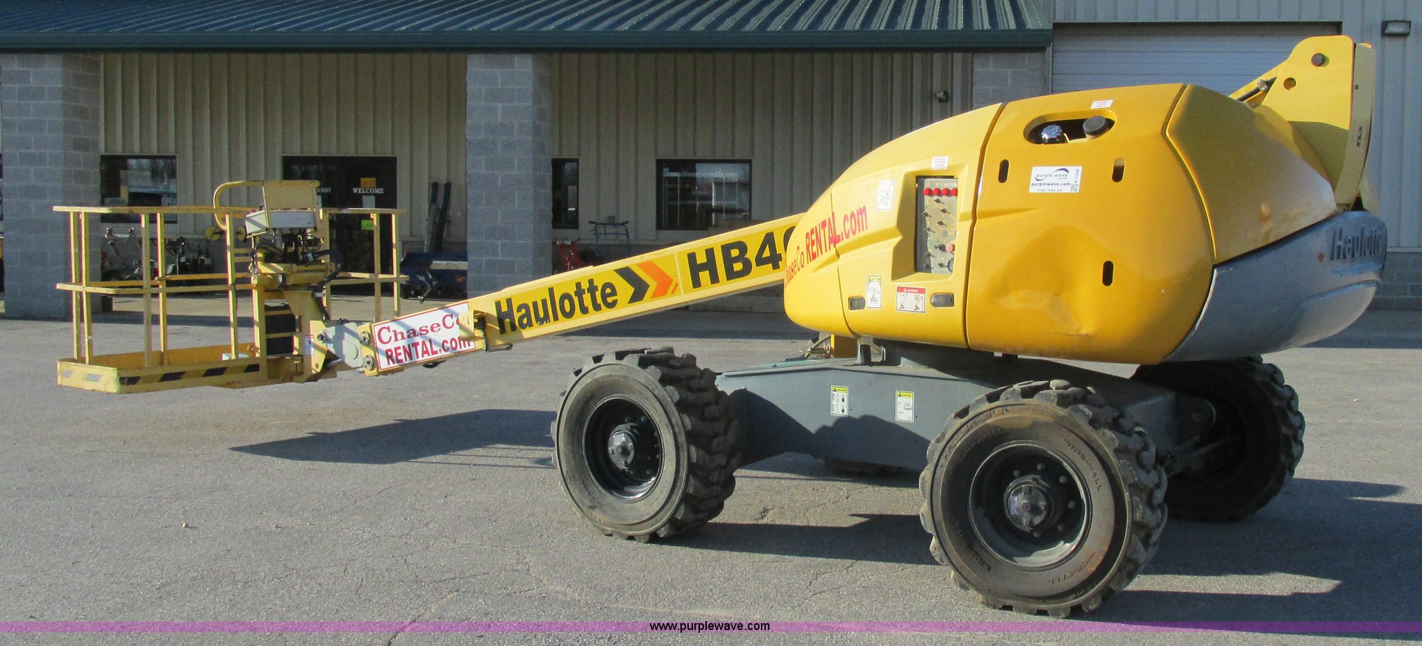 2007 Haulotte HB40 boom lift in Sullivan, MO | Item K5208 sold | Purple ...