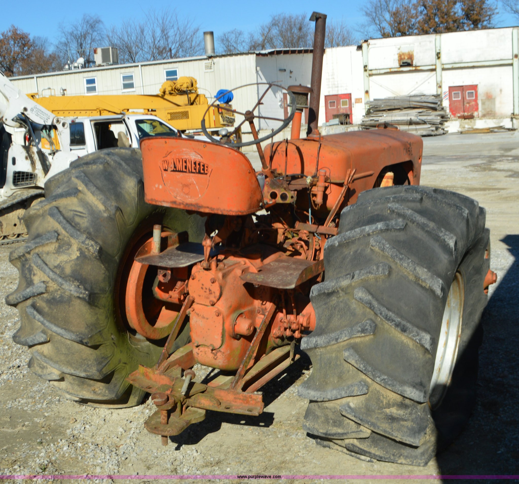 Case 520 tractor in Higginsville, MO | Item L4506 sold | Purple Wave