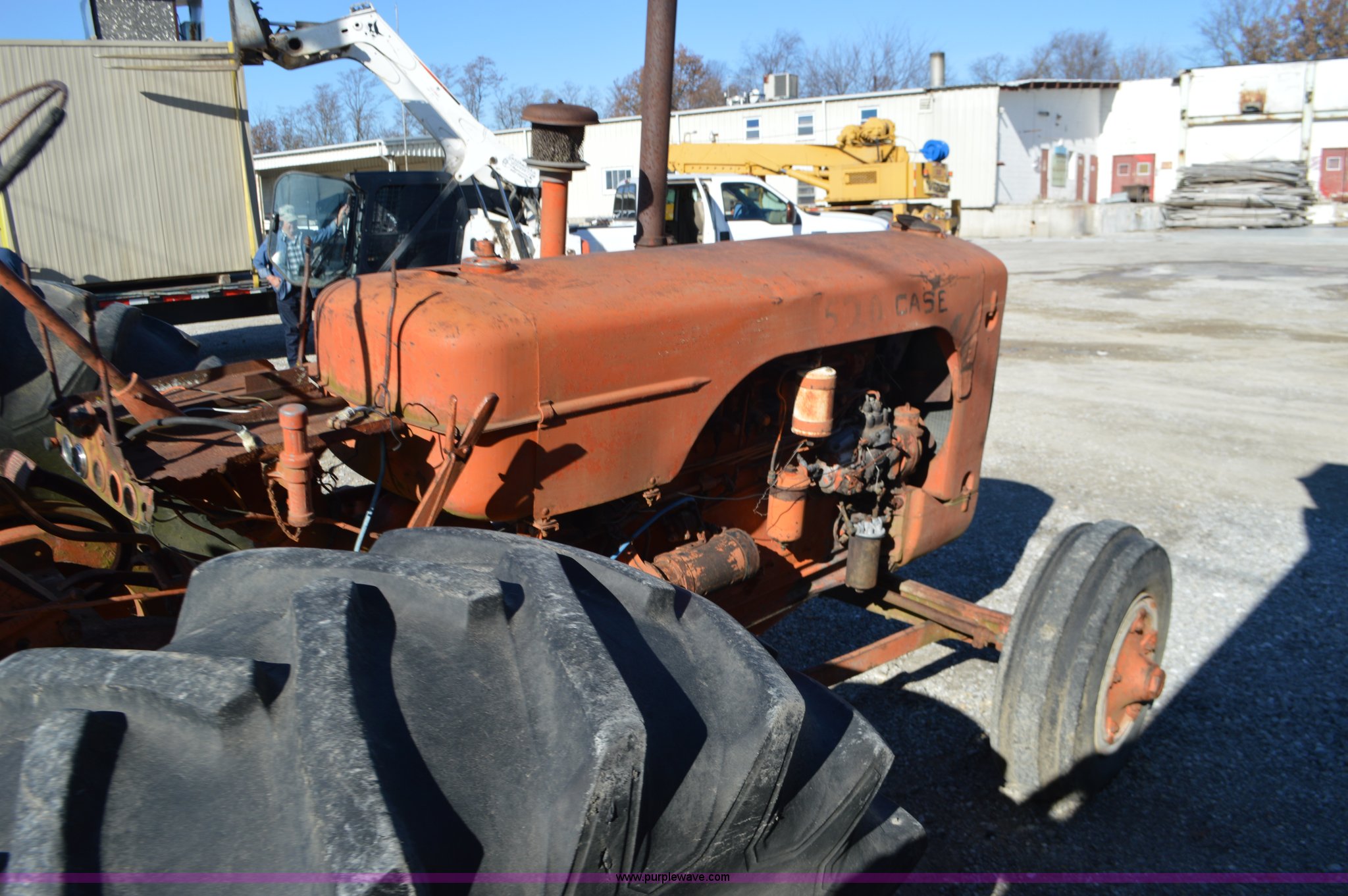 Case 520 tractor in Higginsville, MO | Item L4506 sold | Purple Wave