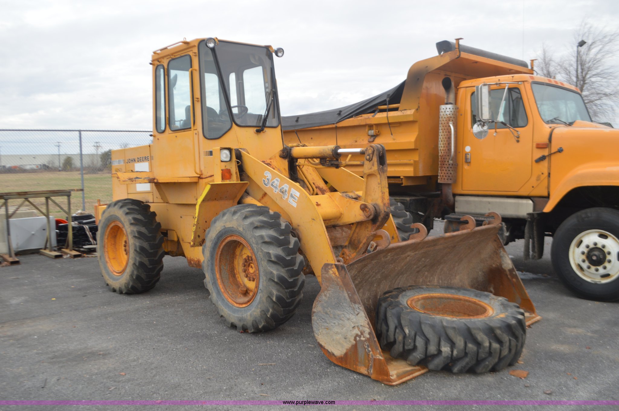 1993 John Deere 344E wheel loader in Sikeston, MO | Item L4537 sold ...
