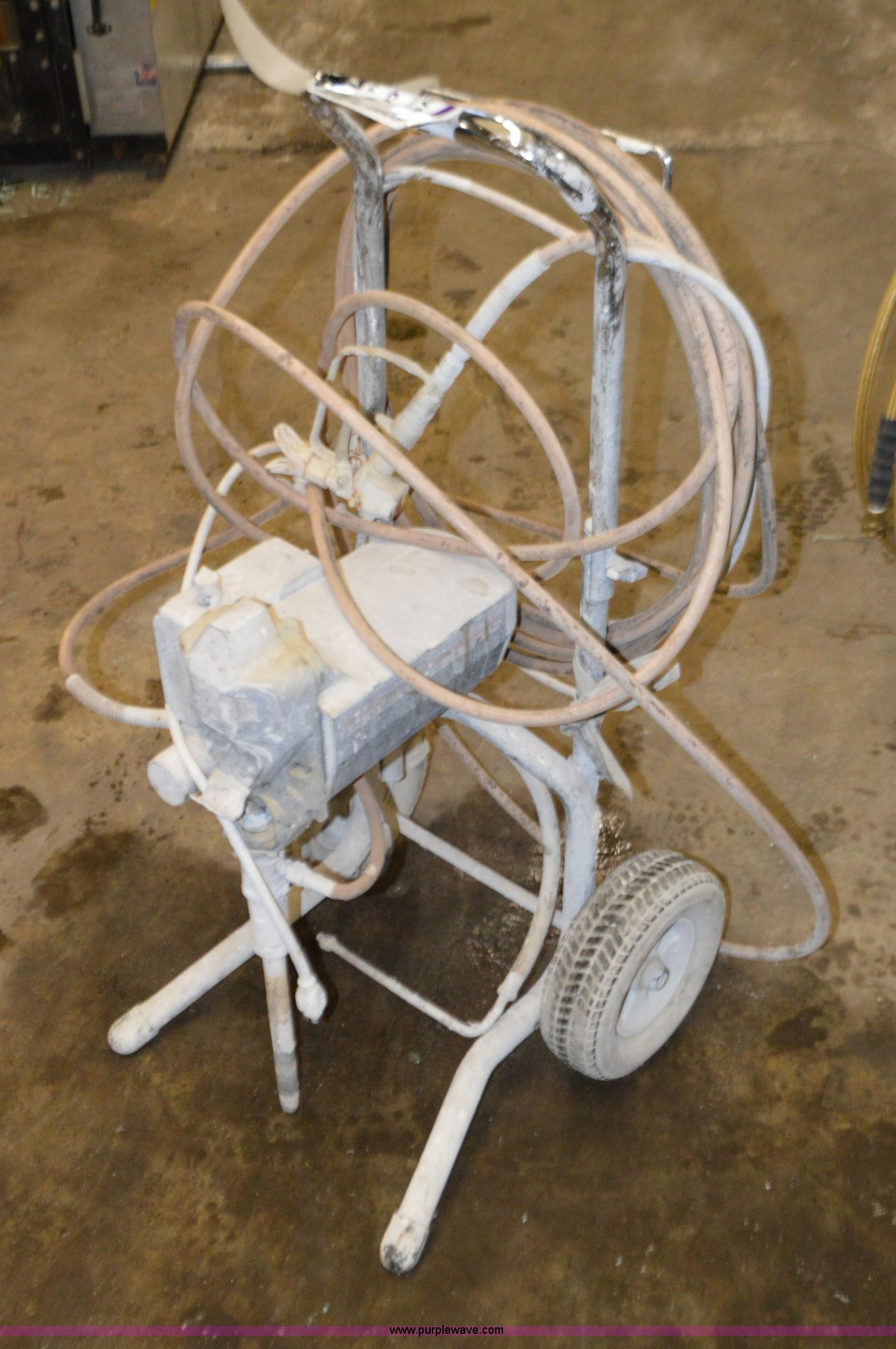 Graco 190ES paint sprayer in Kansas City, MO | Item L4605 sold | Purple ...