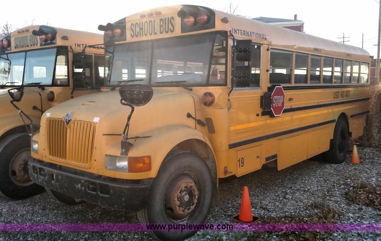 2001 International school bus in Council Grove, KS | Item L6075 sold ...