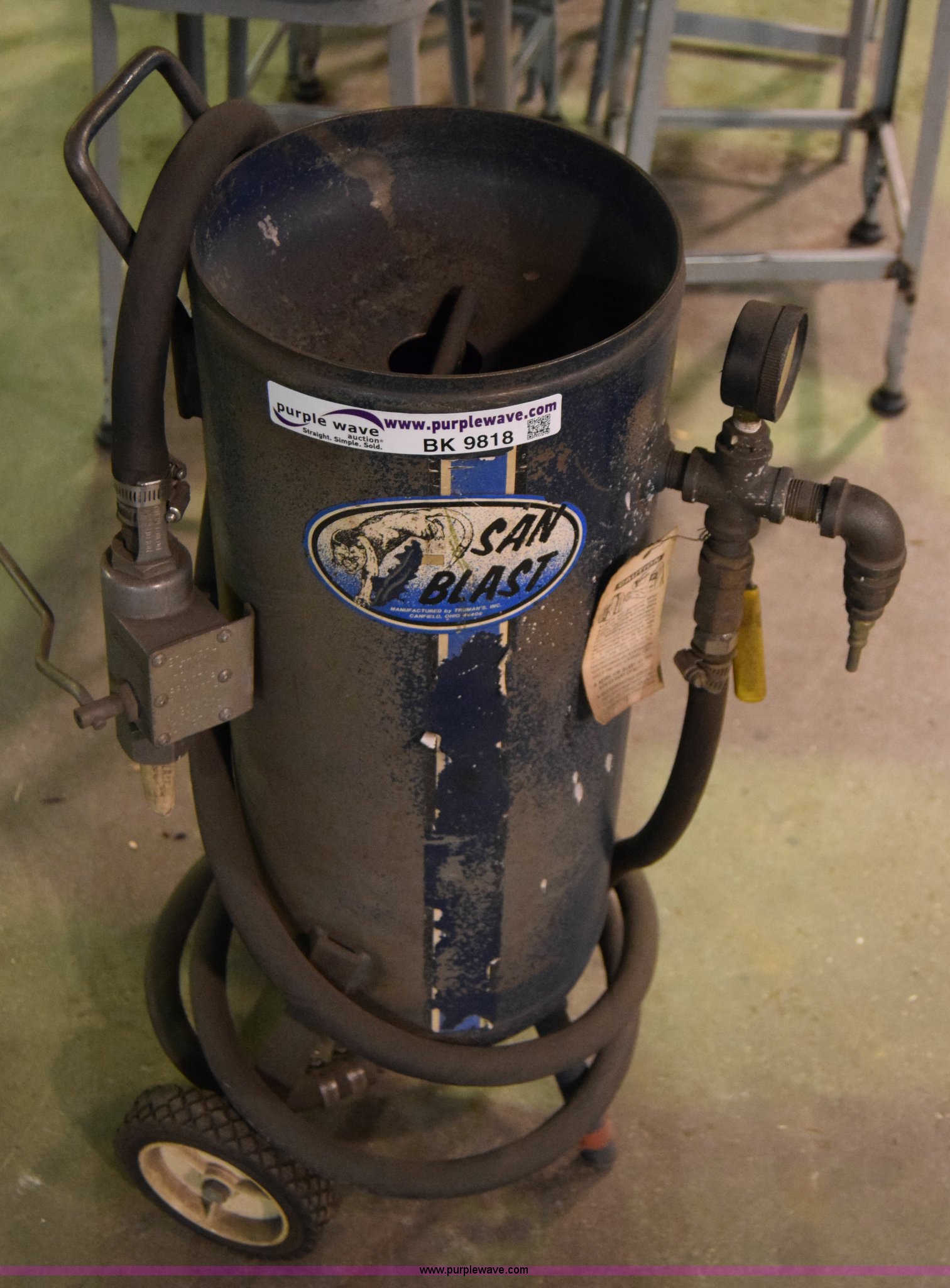 San Blast sand blaster in McPherson, KS | Item BK9818 sold | Purple Wave