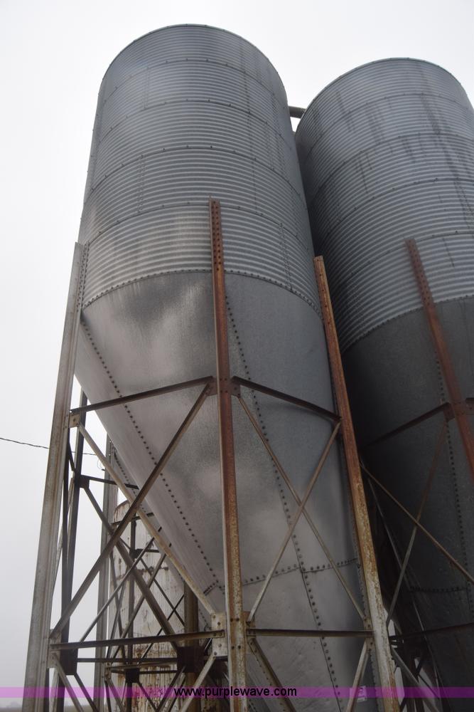 (4) gravity flow bins in Claflin, KS | Item L1240 sold | Purple Wave