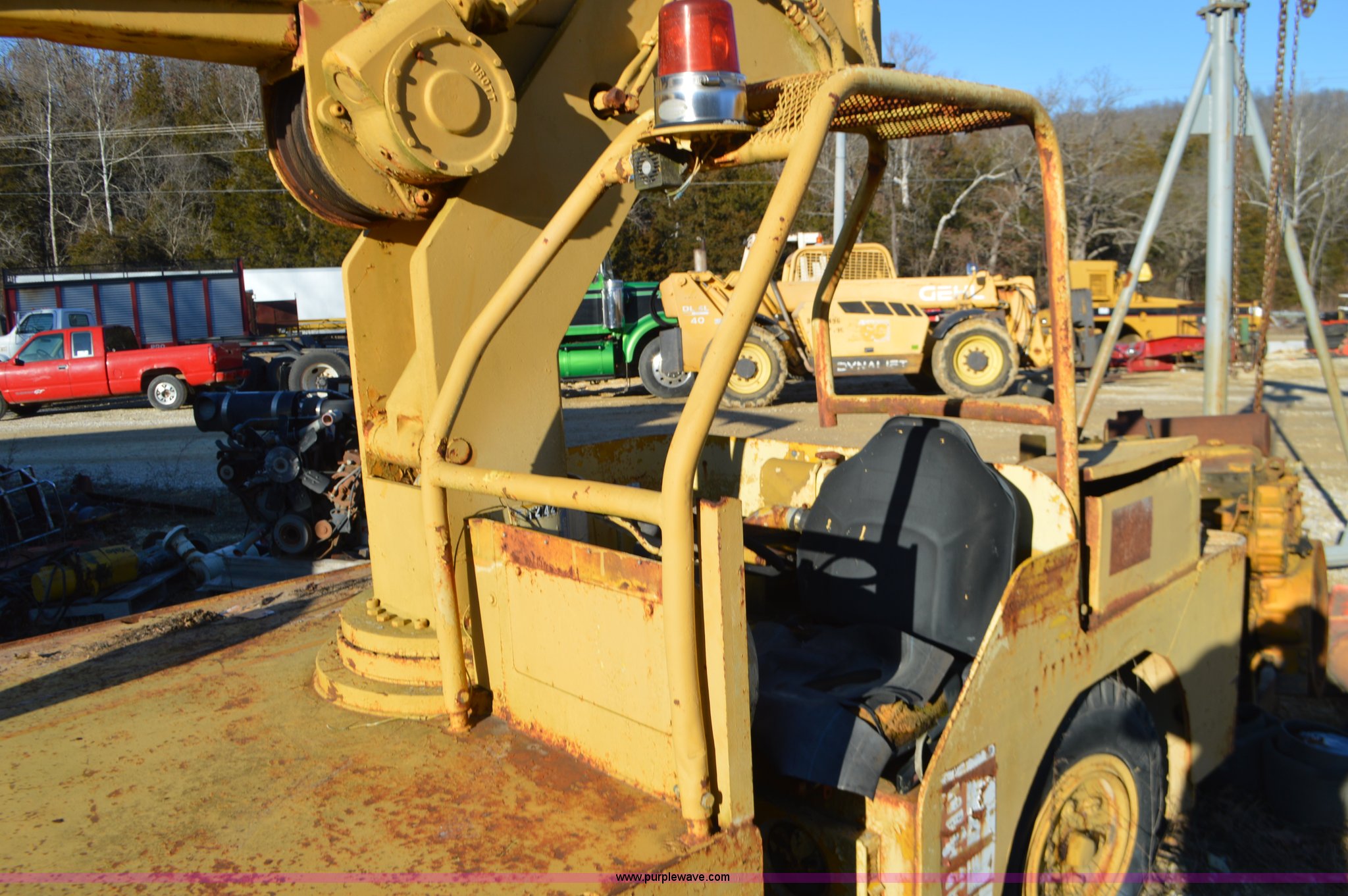 Drott 85RM2 crane in Versailles, MO | Item K5344 sold | Purple Wave
