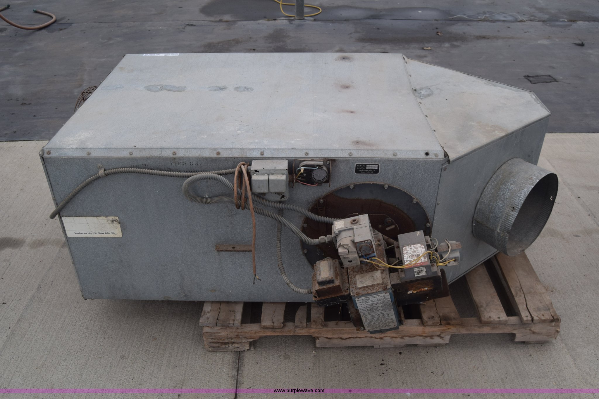 (2) Sunderman under bench heaters in Belton, MO | Item BO9559 sold ...