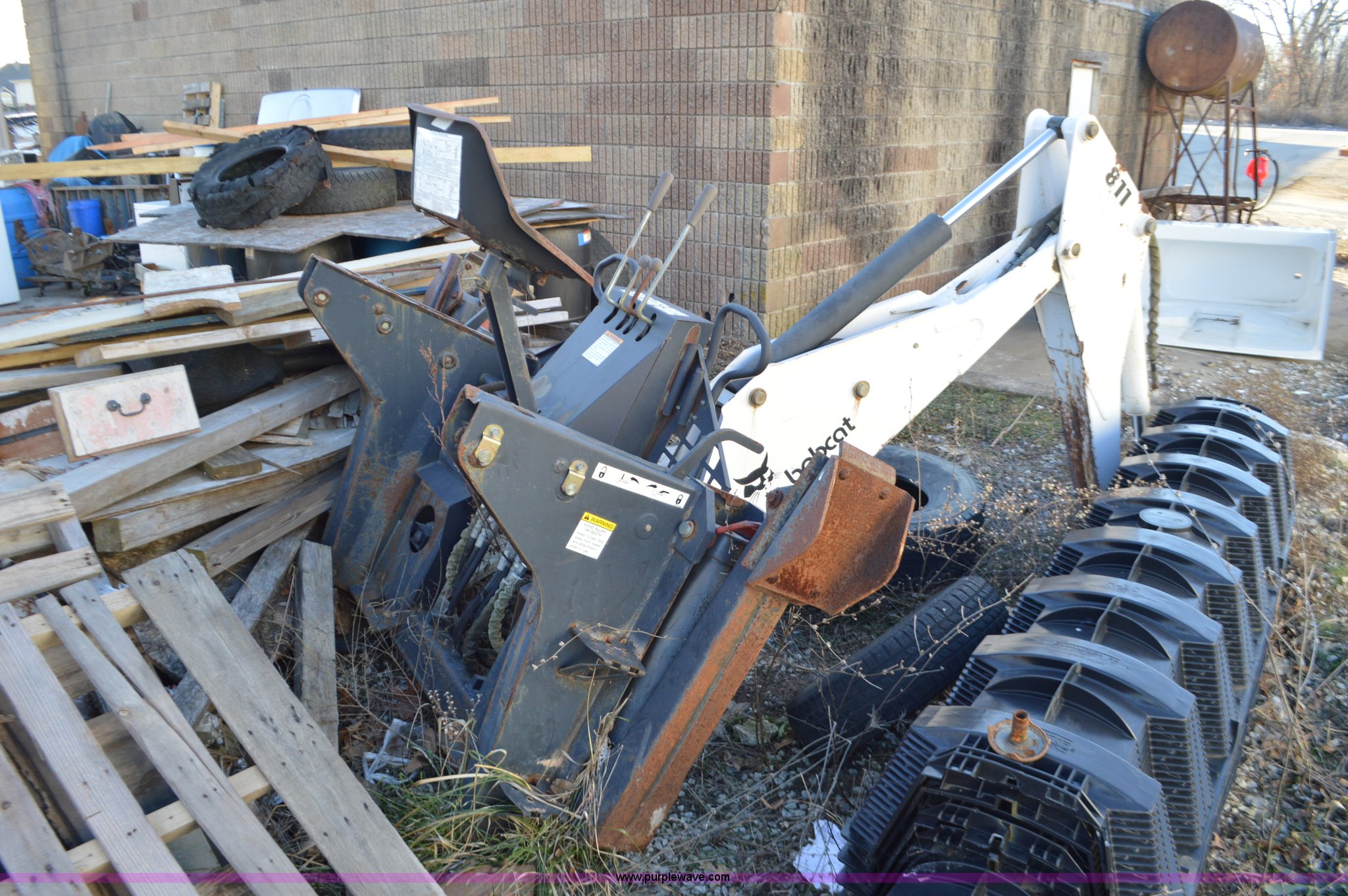 Bobcat 811 skid steer backhoe attachment in Blue Springs, MO | Item ...