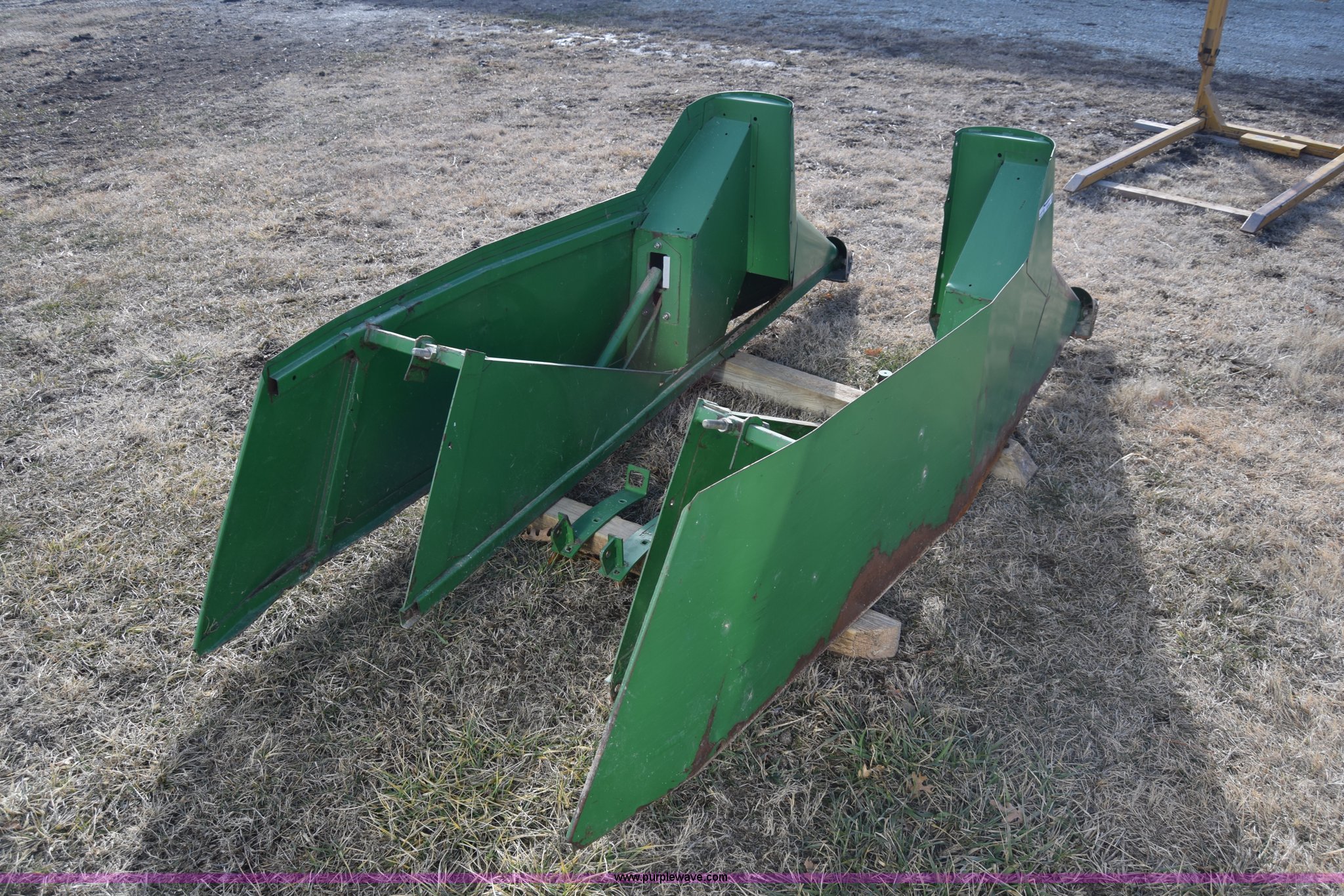 John Deere 925F steel crop dividers in Geneseo, KS | Item BW9255 sold ...