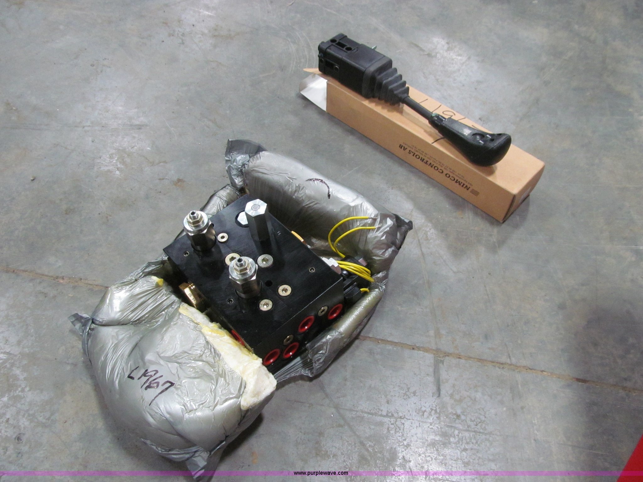 Massey-Ferguson DL280 loader assembly in Dubuque, IA | Item F1120 sold ...