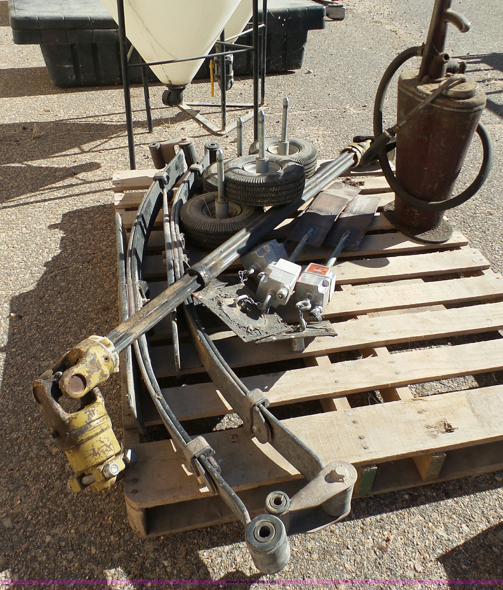 Assorted items in Gove, KS | Item J7323 sold | Purple Wave