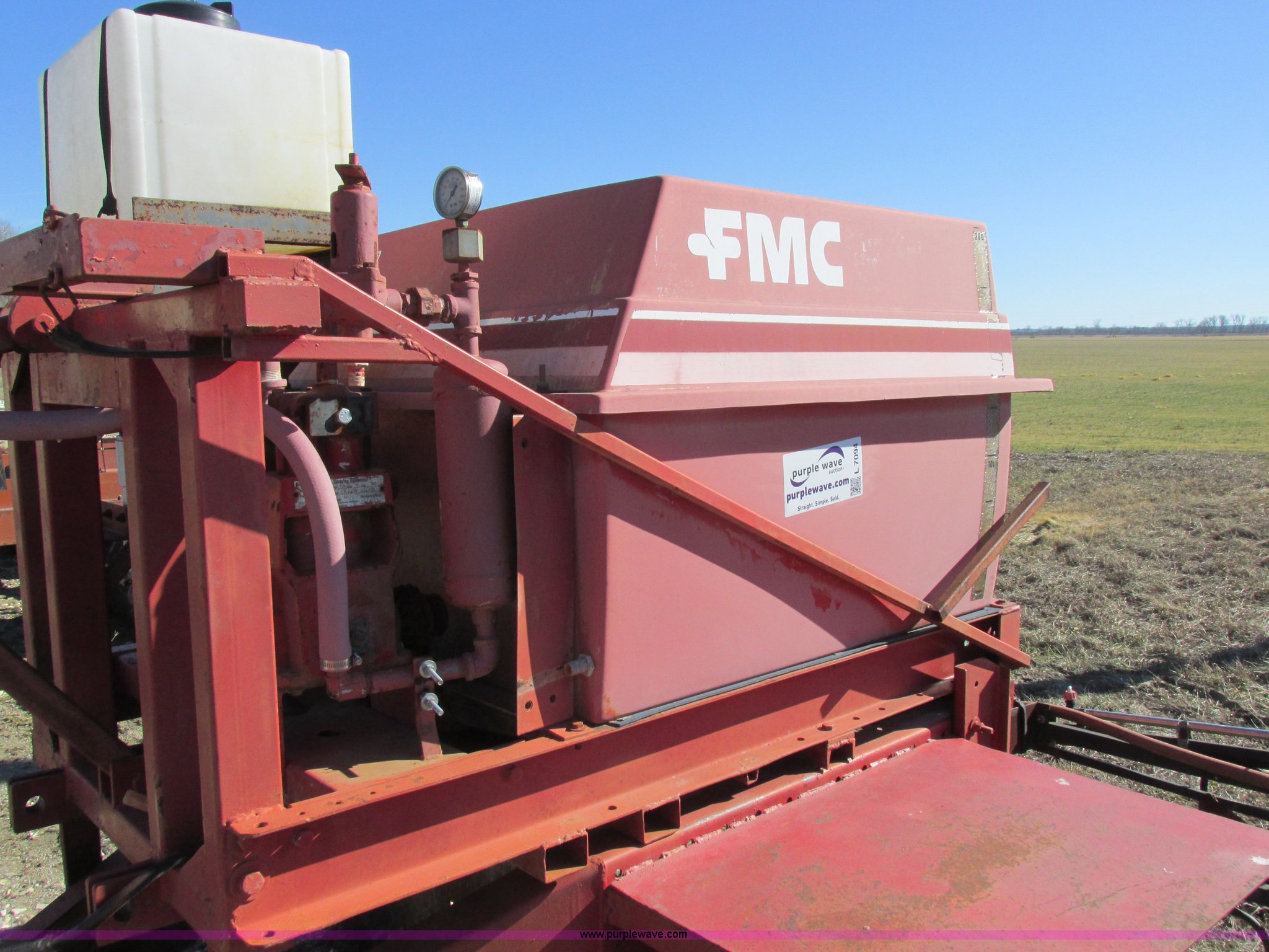 FMC sprayer in Jefferson City, MO | Item L7094 sold | Purple Wave